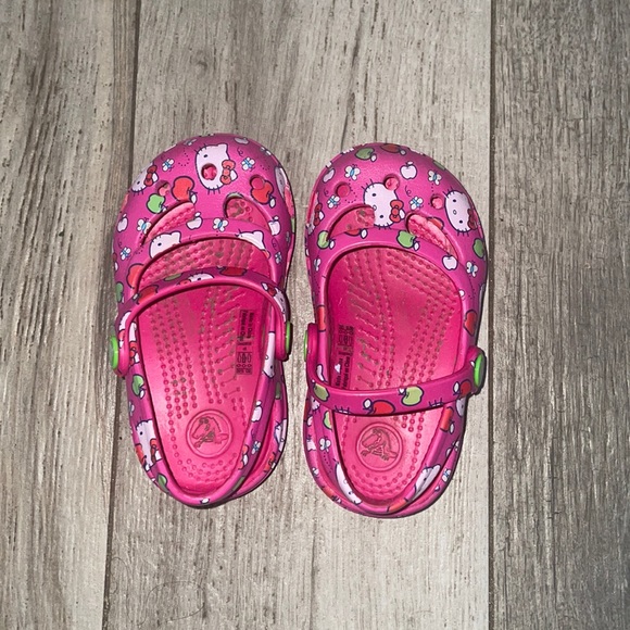 CROCS | Shoes | Hk Crocs 5c | Poshmark